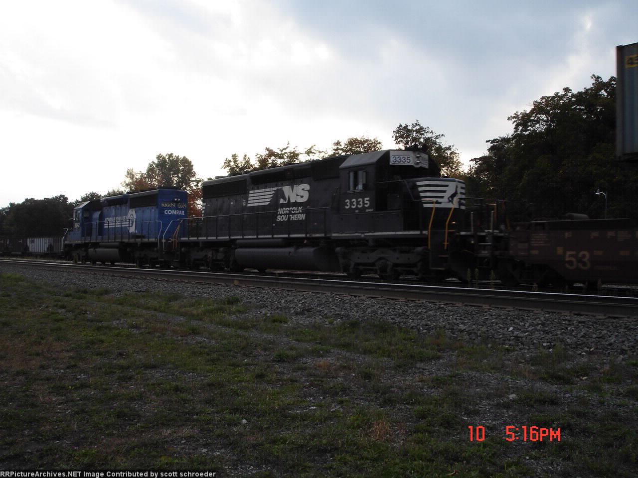 NS 3335 & NS 3392 assisting an Intermodal upgrade